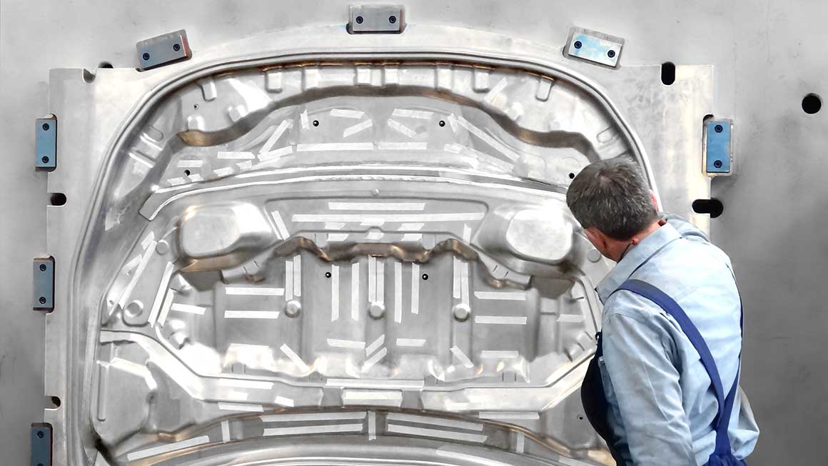 Milling, Boring, Turning: Moulds & Dies Machining - SORALUCE